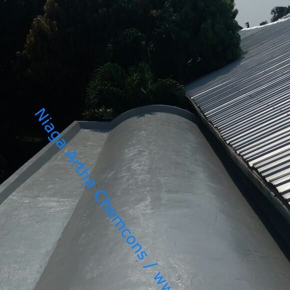 Waterproofing Coating Dak Atap dengan Polyurethane